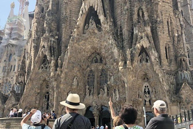 Golden Hour in Gaudi's Sagrada Familia with expert Guide - An In-Depth Look at the Tour Experience