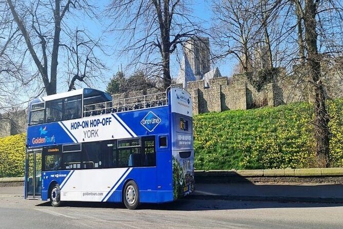 Golden Tours York Hop-on Hop-off Open Top Bus Tour with Audio Guide - The Experience of the Guides
