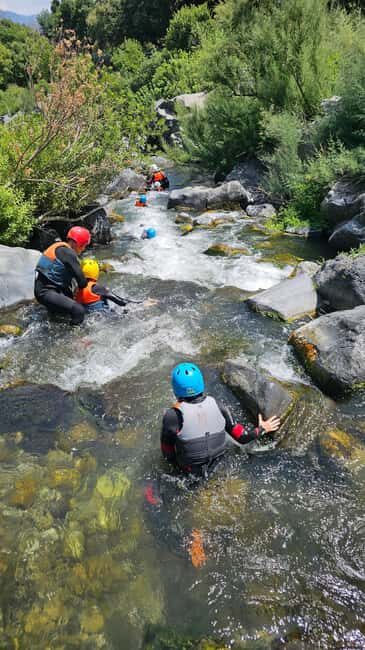 Gole Alcantara: Body Rafting, Scivoli e Tuffi nel Fiume - The Experience in Detail
