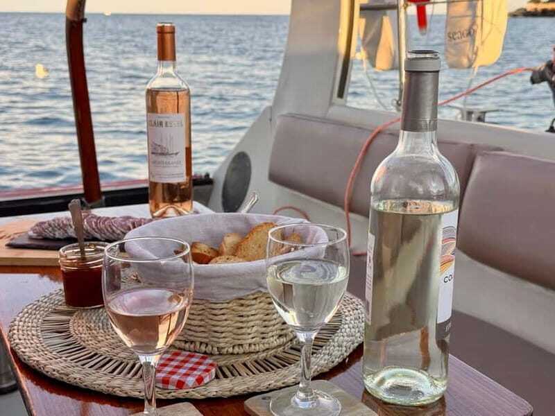 Golf Juan: Sunset Sailing Cruise with aperitif at the Island - Key Points