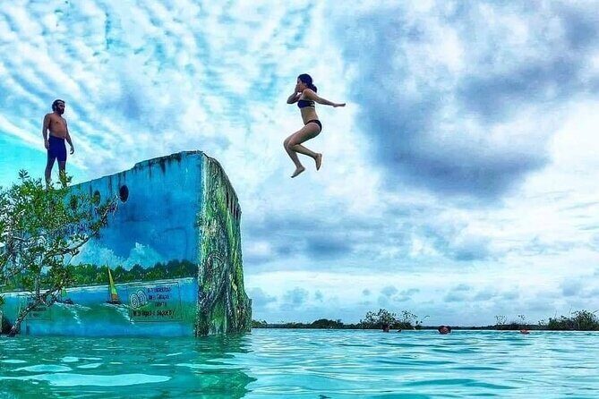 Gorgeous Tour in Pontoon Boat over Bacalar 7 Colors Lagoon from Cancún - The Value of This Tour