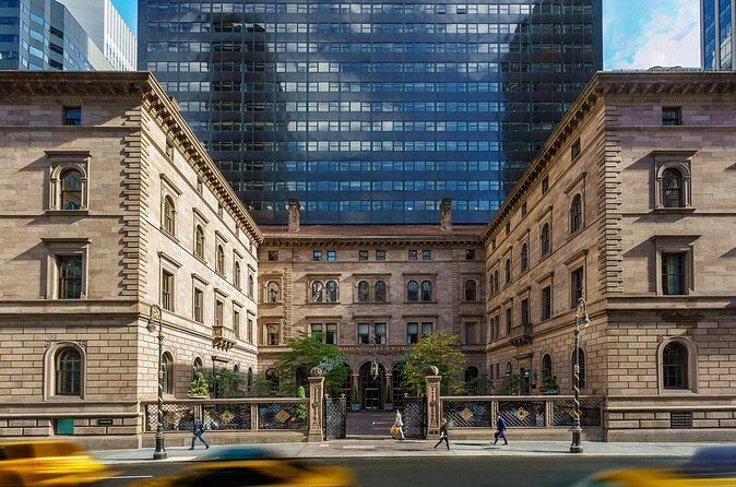 Gossip Girl Uptown Site Tour in a Vintage Car - A Closer Look at the Itinerary