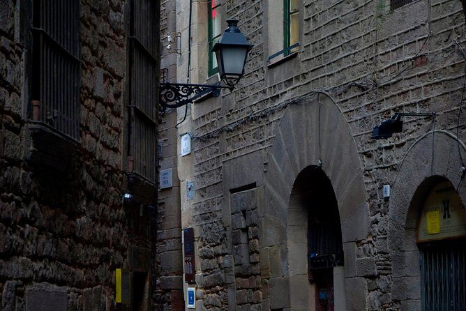 Gothic Quarter Insights & Tapas Experience - Key Points