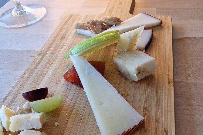 Gourmet Experience: Tasting of Spanish Cheese and Exclusive Wines - Key Points