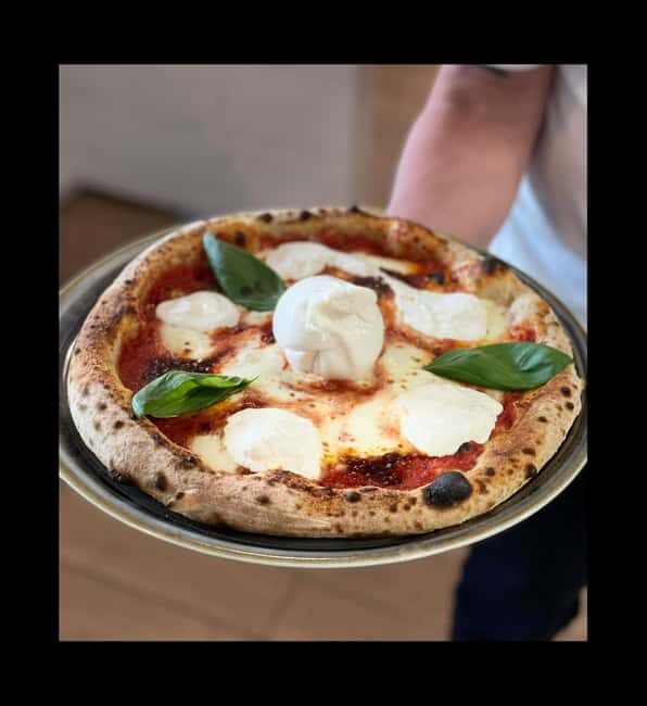 Gourmet Pizza Experience with Drinks and Dessert in Lecce - Key Points