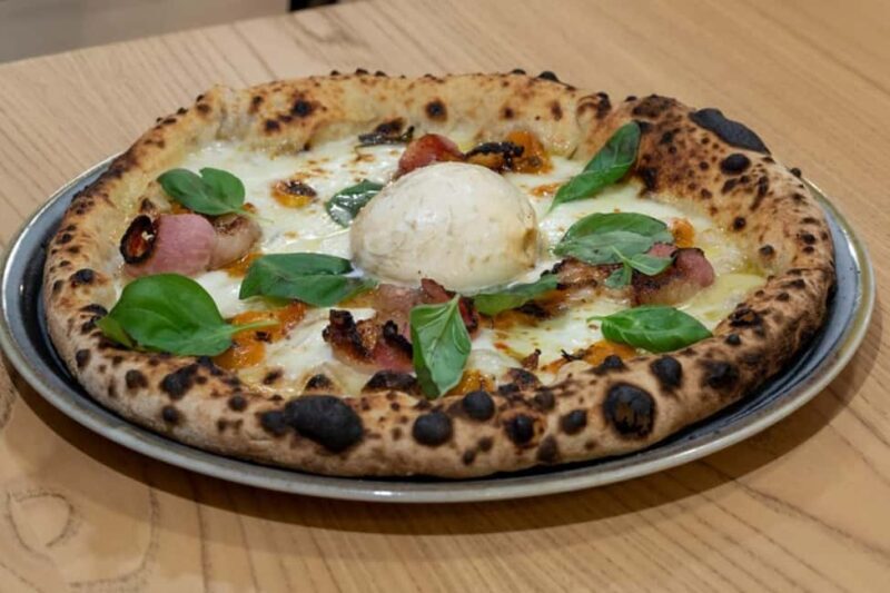 Gourmet Pizza Experience with Drinks and Dessert in Lecce - Authenticity and Value