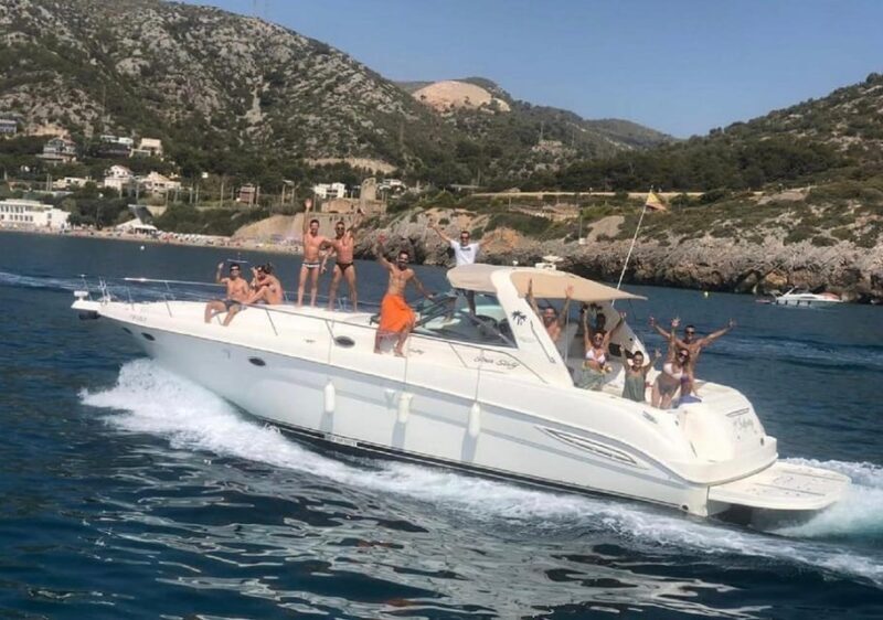 Gran Canaria: Private Yacht Excursion with Drinks, Lunch, and Snorkeling - FAQs