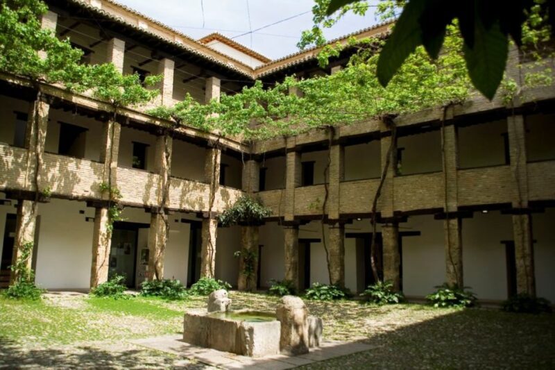 Granada Albaicín: 2.5-Hour Tapas & Drinks Walking Tour - Key Points