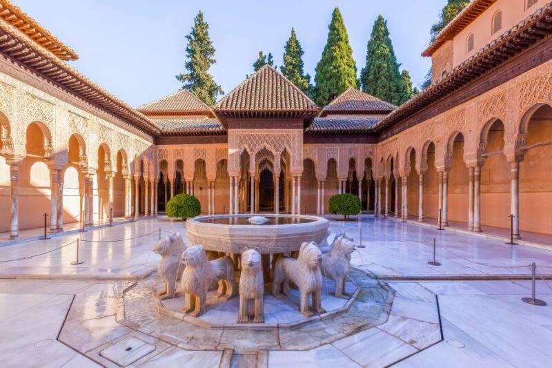 Granada: Alhambra and Nasrid Palaces Small Guided Tour - What Makes This Tour Stand Out?