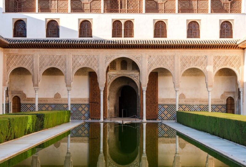 Granada: Alhambra Complex Guided Tour with Ticket - Who Should Book This Tour?