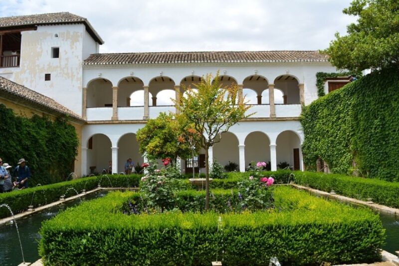 Granada: Alhambra Gardens, Generalife & Alcazaba Guided Tour - FAQ
