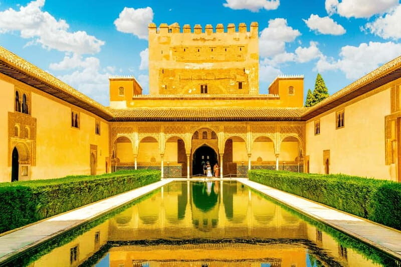 Granada: Alhambra, Generalife & Nasrid Palaces Guided Tour - An In-Depth Look at the Tour Experience