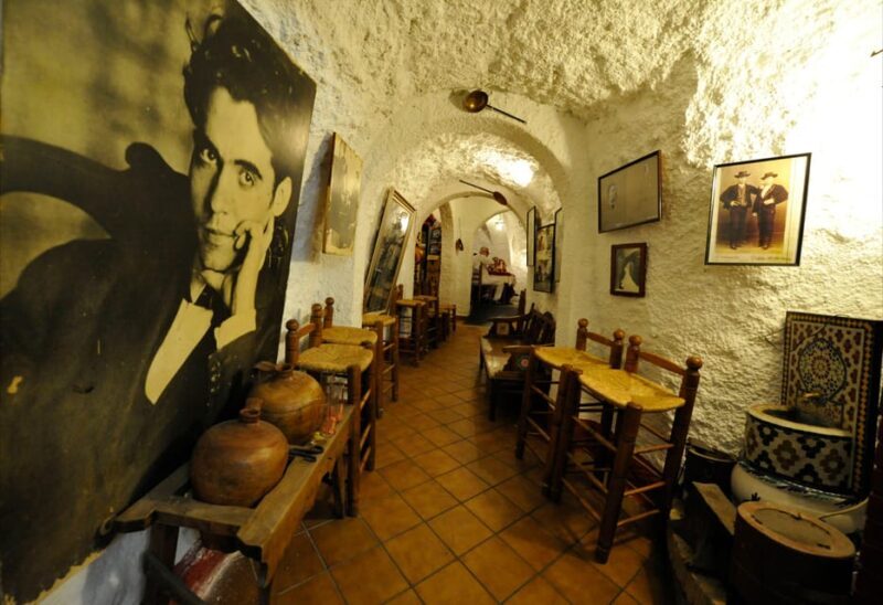 Granada: Alhambra Guided Tour and Flamenco Show - Overview of the Tour Experience