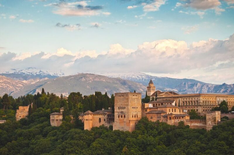 Granada: Alhambra Guided Tour with Nasrid Palaces - Overview of the Tour Experience