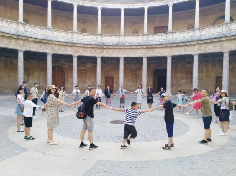 Granada: Alhambra, Nasrid Palaces, & Generalife Guided Tour - Discover the Alhambra: An In-Depth Look at the Guided Tour