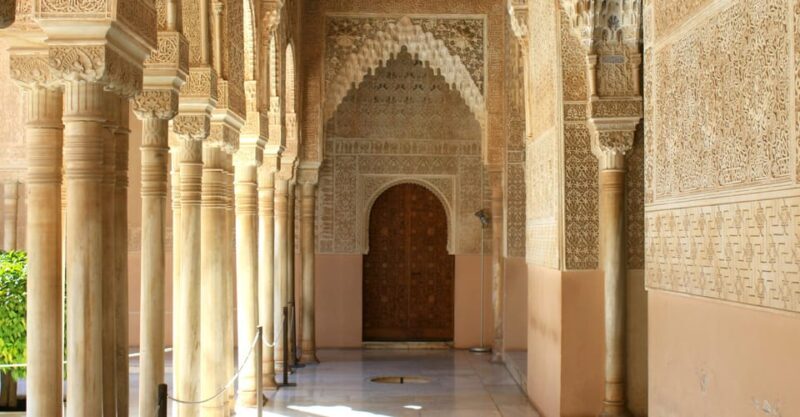 Granada: Alhambra & Nasrid Palaces Small Group Guided Tour - Accessibility and Practical Details