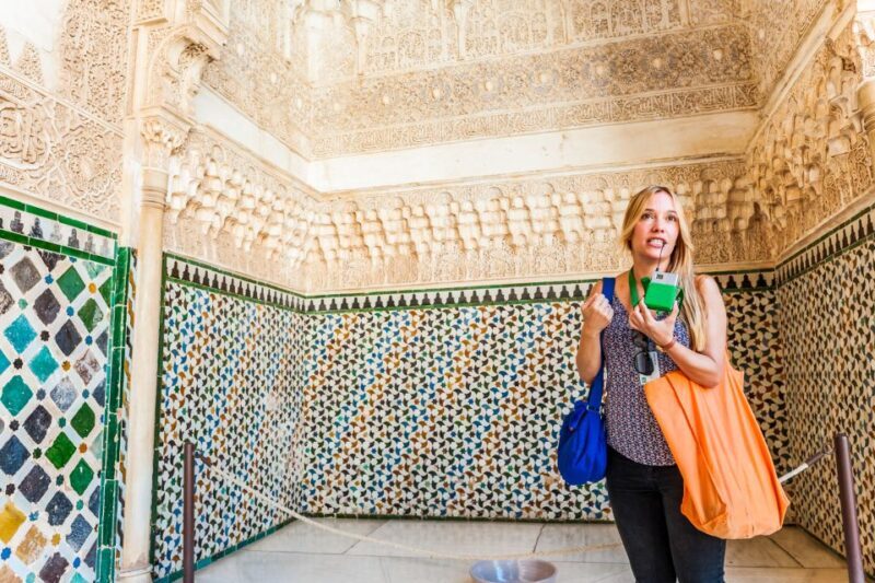 Granada: Alhambra & Nasrid Palaces Tour with Tickets - Who Is This Tour Best For?