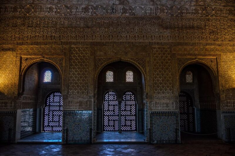 Granada: Alhambra Night Visit Entry Ticket - Who Should Consider This Experience?