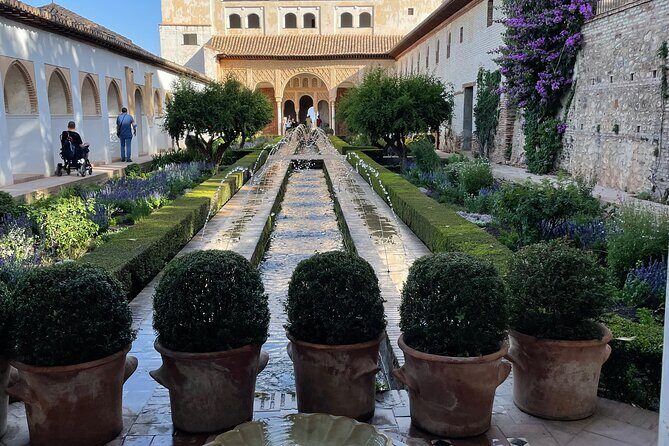 Granada : Alhambra Prestige Group Tour (VIP tickets included) - Key Points