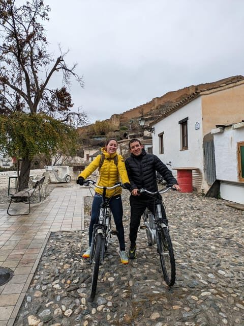 Granada Highlights by E-Bike: Albaicín & Sacromonte - Detailed Breakdown of the Itinerary