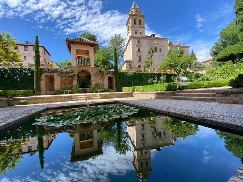 Granada: Last minute ticket Alhambra Tour - Who Is This Tour Best For?