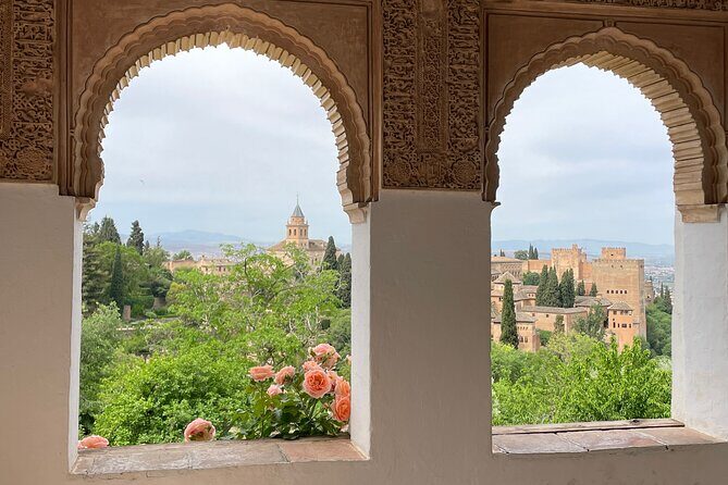 Granada : Private Alhambra Tour + Nazaries Palaces (VIP) - Authentic Experiences and Honest Feedback