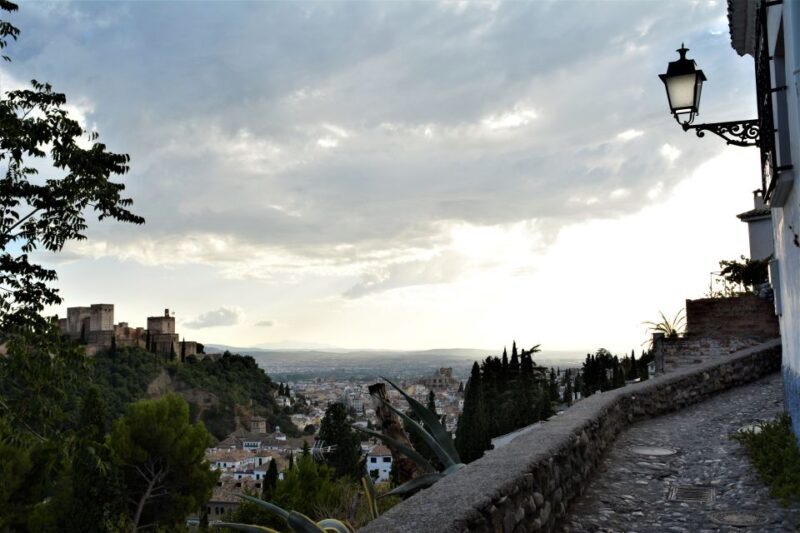 Granada: Private Tour of Albaicín, Sacromonte and Viewpoints - The Value of a Private Guided Tour