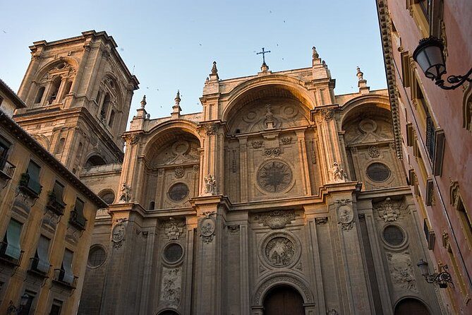 Granada: Royal Chapel and Granada Cathedral Guided Tour - An In-Depth Look at the Tour Experience
