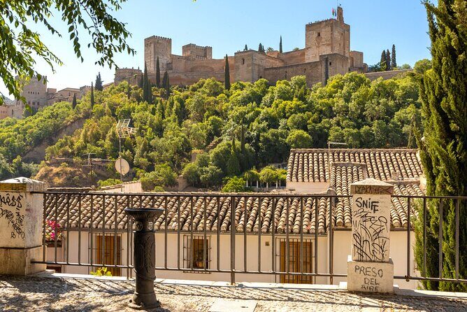 Granada Scavenger Hunt and Sights Self-Guided Tour - Frequently Asked Questions