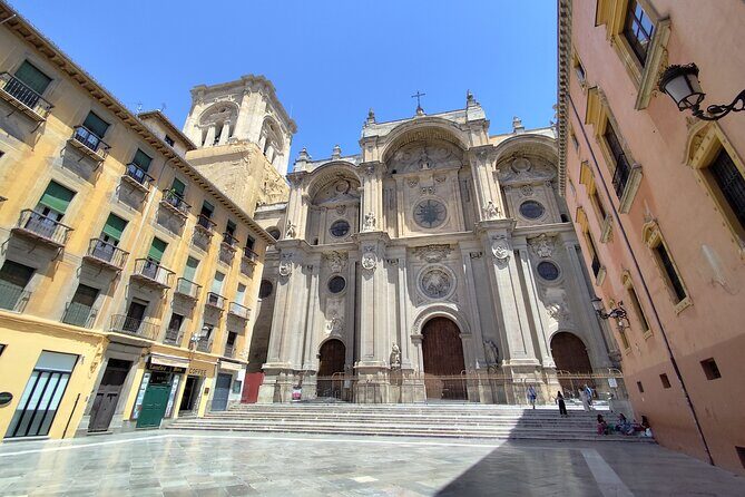 Granada Walking Tour - The Ideal Way to Discover the City - Exploring Granada on Foot: A Practical and Authentic Tour Experience
