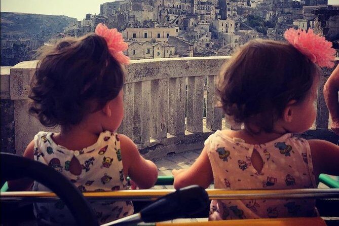 Grand Tour of the Stones in Electric Rickshaw - Key Points