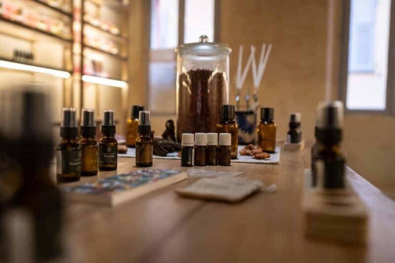 Grasse: 100% natural perfume creation workshop - Key Points