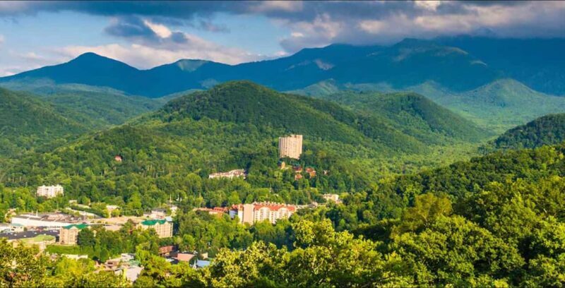 Great Smoky Mountains: Elkmont Historic District Tour - An In-Depth Look at the Elkmont Historic District Tour