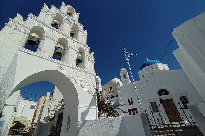 GreekAmerican guide Themistoklis to tour beautiful Santorini. - Itinerary Breakdown: What to Expect
