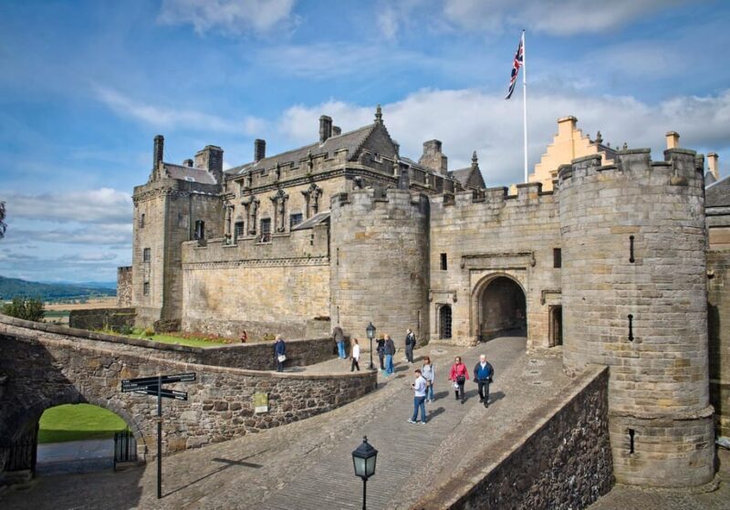 Greenock Cruise Terminal; Stirling Castle and District Tour - William Wallace and the Wallace Monument