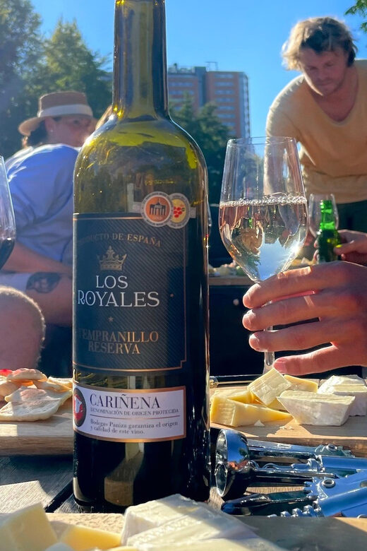 Groningen: Evening Cheese and Wine cruise - FAQ