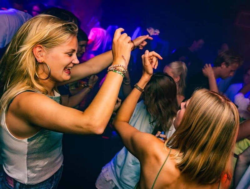 Groningen: Pub Crawl with Pub Quiz, Free Shots and Games - Key Points