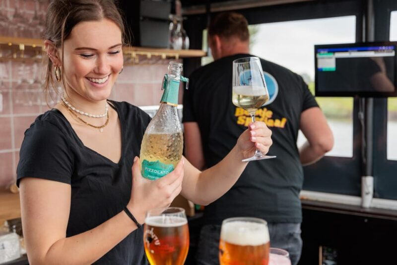 Groningen: Terrace Boat Experience with a Cozy Bar - Drinks, Snacks, and the Atmosphere