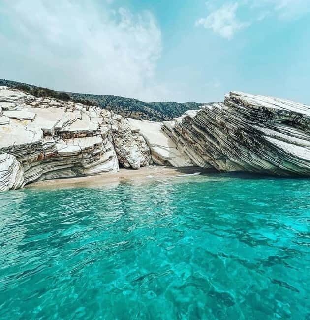 Group Tour 7 stops Saranda to Krorez Free Drink and Umbrella - What Makes the Boats and Guides Stand Out?