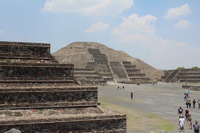 Group Tour from Teotihuacán, Basílica de Guadalupe and Tlatelolco - Key Points