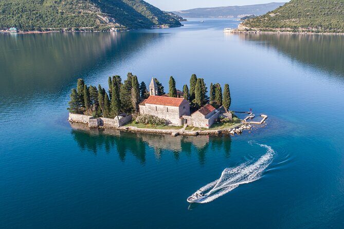 Group Tour - Our Lady of the Rocks and Perast Old Town (1.5hrs) - Detailed Breakdown of the Itinerary
