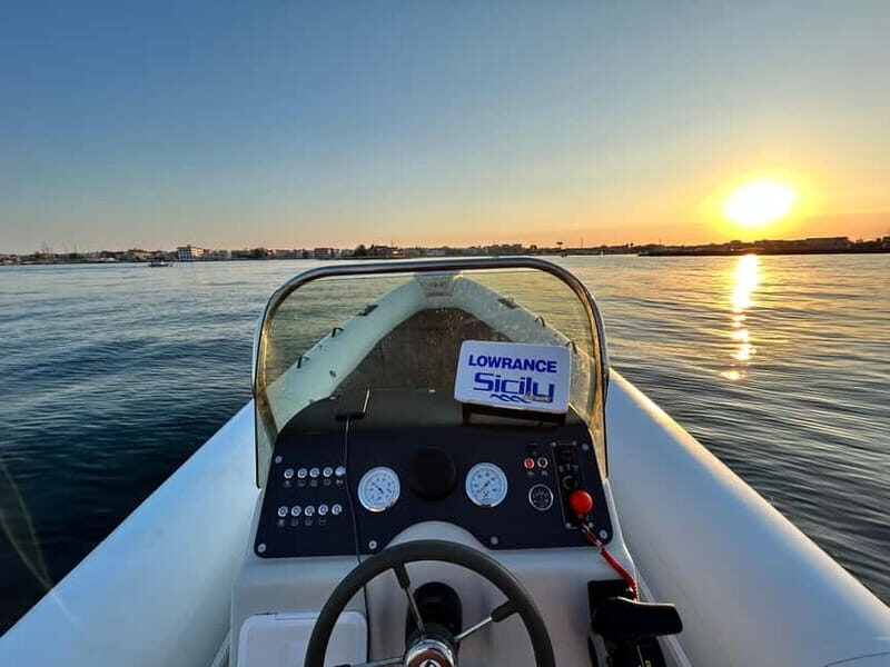 Group Tour - Sunset Gulf of Noto, from Avola to Capopassero - An In-depth Look at the Tour Experience