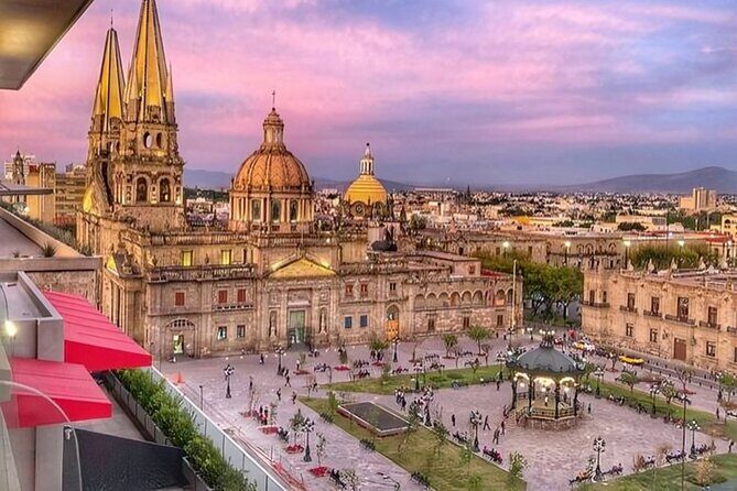 Guadalajara Must-See Attractions Walking Tour with a Guide - Key Points: