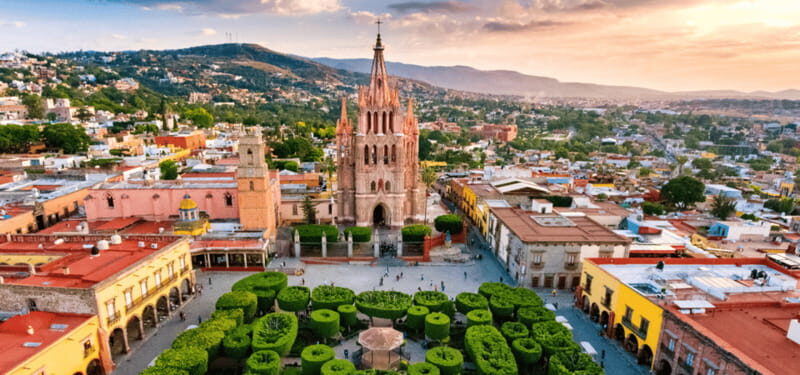 Guadalajara - Sierra Gorda by Motorcycle: SM Allende, Bernal, Guanajuato - Scenic Ride to Zimapan and Into the Sierra Gorda