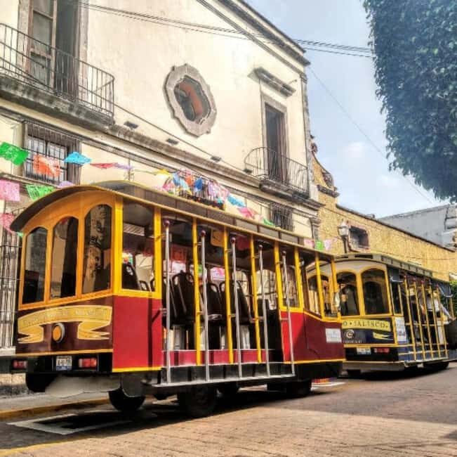 Guadalajara:Tlaquepaque Tramway Tour +Tile Painting & Drinks - Savoring Local Sweets and Regional Drinks