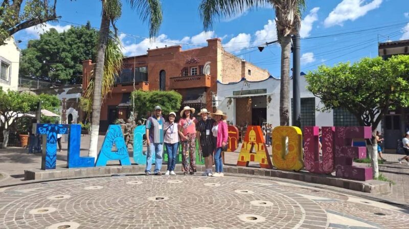Guadalajara:Tlaquepaque Tramway Tour +Tile Painting & Drinks - Exploring Artisans and Crafts