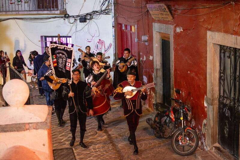 Guanajuato: Night Walk with the Estudiantina - What Makes This Tour Unique?
