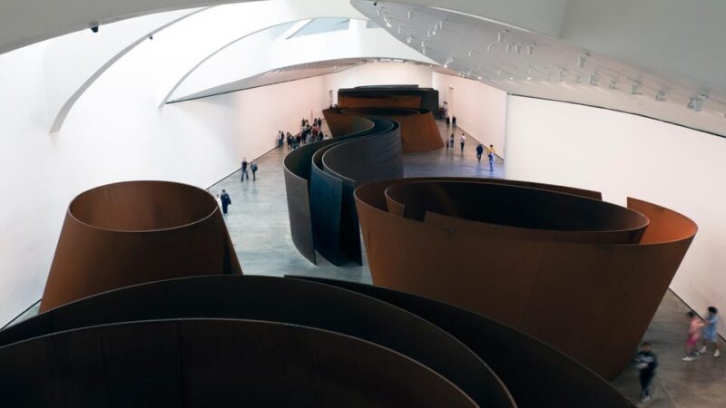 Guggenheim: Art explained by artists - Key Points