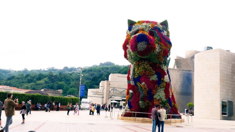 Guggenheim: Art explained by artists - Inside the Museum: Masterpieces and Collection Highlights