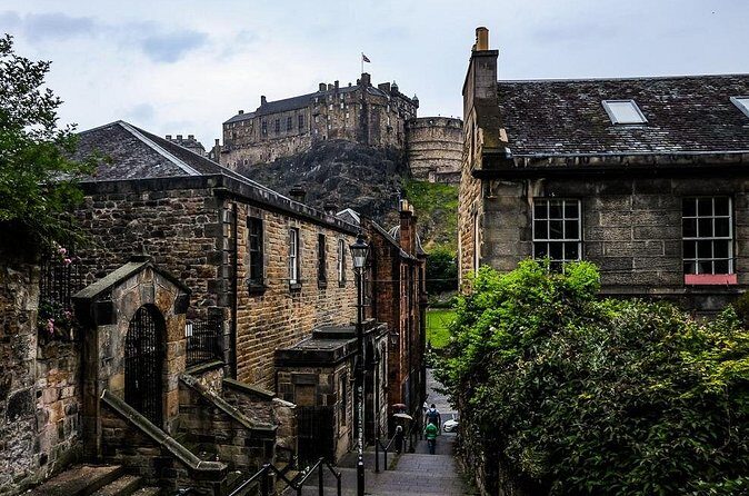 Guided 60-Minute Photography and sightseeing Tour in Edinburgh - FAQ